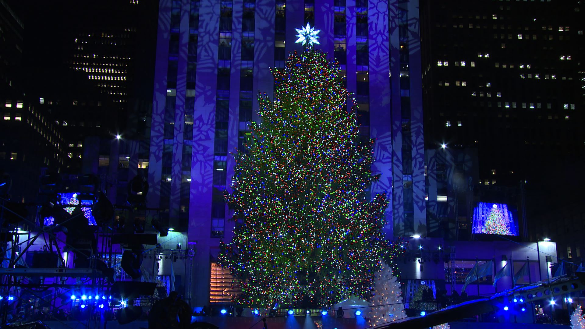 The 82nd Annual Rockefeller Center Christmas Tree Lighting | LifeMinute ...