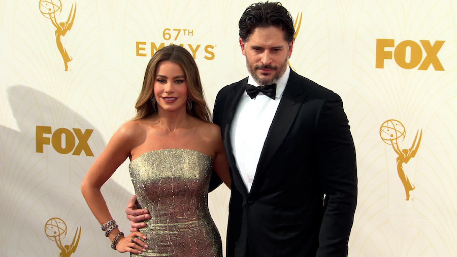 Sofía Vergara on Her Divorce, Ryan Gosling Becomes a Meme, Awards Show Jokes Fall Flat, and More ...