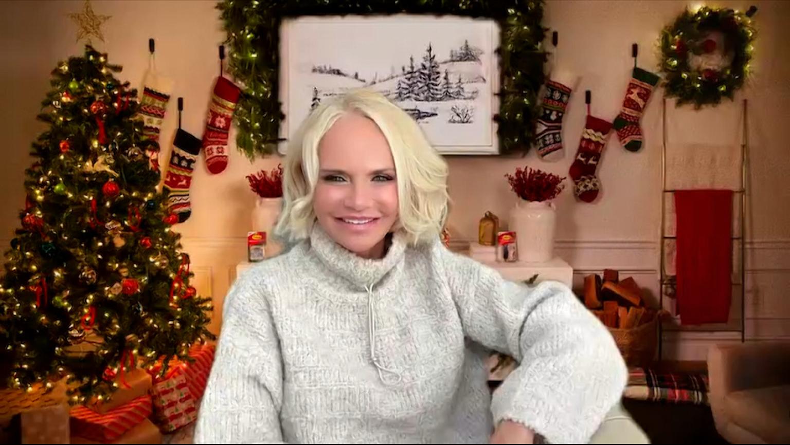 Kristin Chenoweth Dishes on Holiday Plans, Beauty Tips, Favorite Roles ...