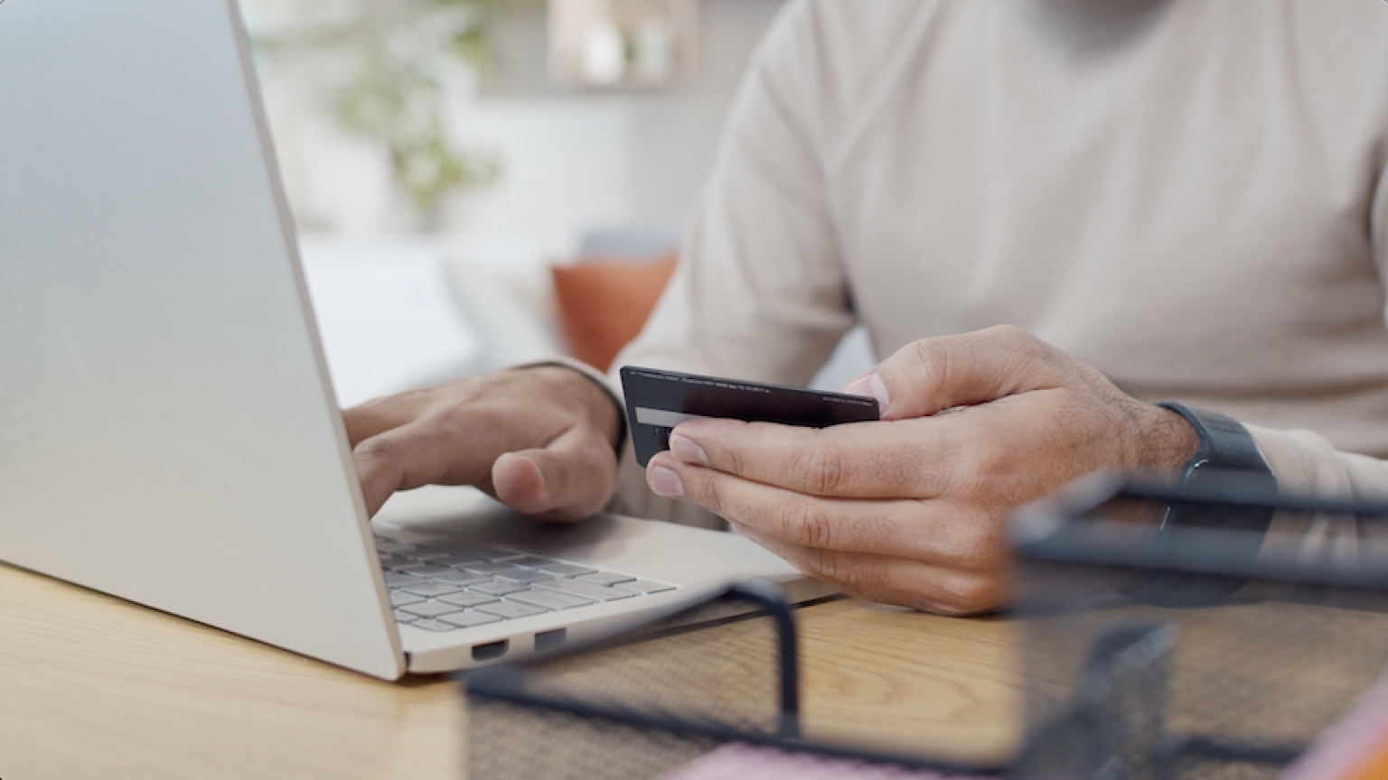 Smart Shopping Tips to Save Extra | LifeMinute TV