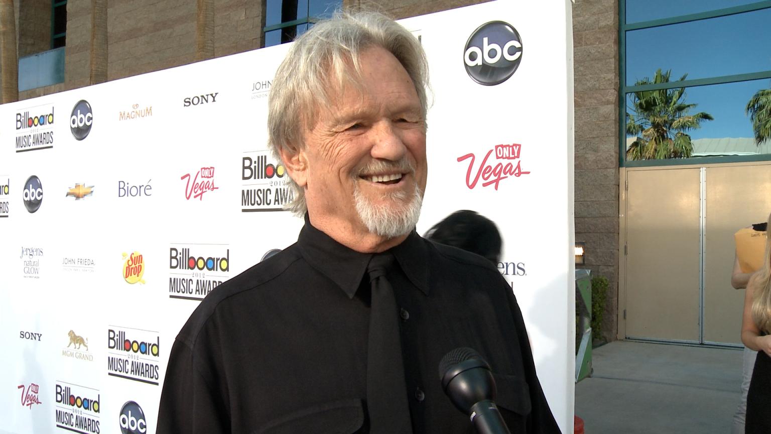 Kris Kristofferson Dead at 88, Soap Opera Legend Drake Hogestyn Dies at ...
