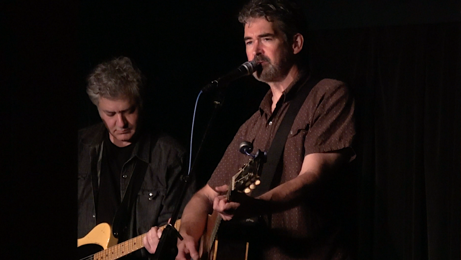 A LifeMinute with Singer/Songwriter, Slaid Cleaves | LifeMinute.tv