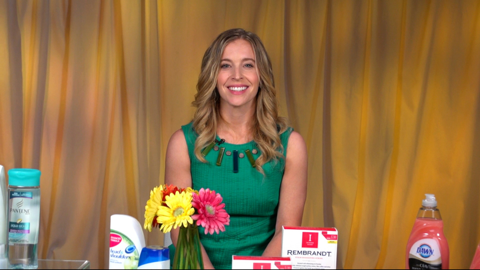 Hottest Head to Toe Summer Beauty Buys with Jenn Falik | LifeMinute TV