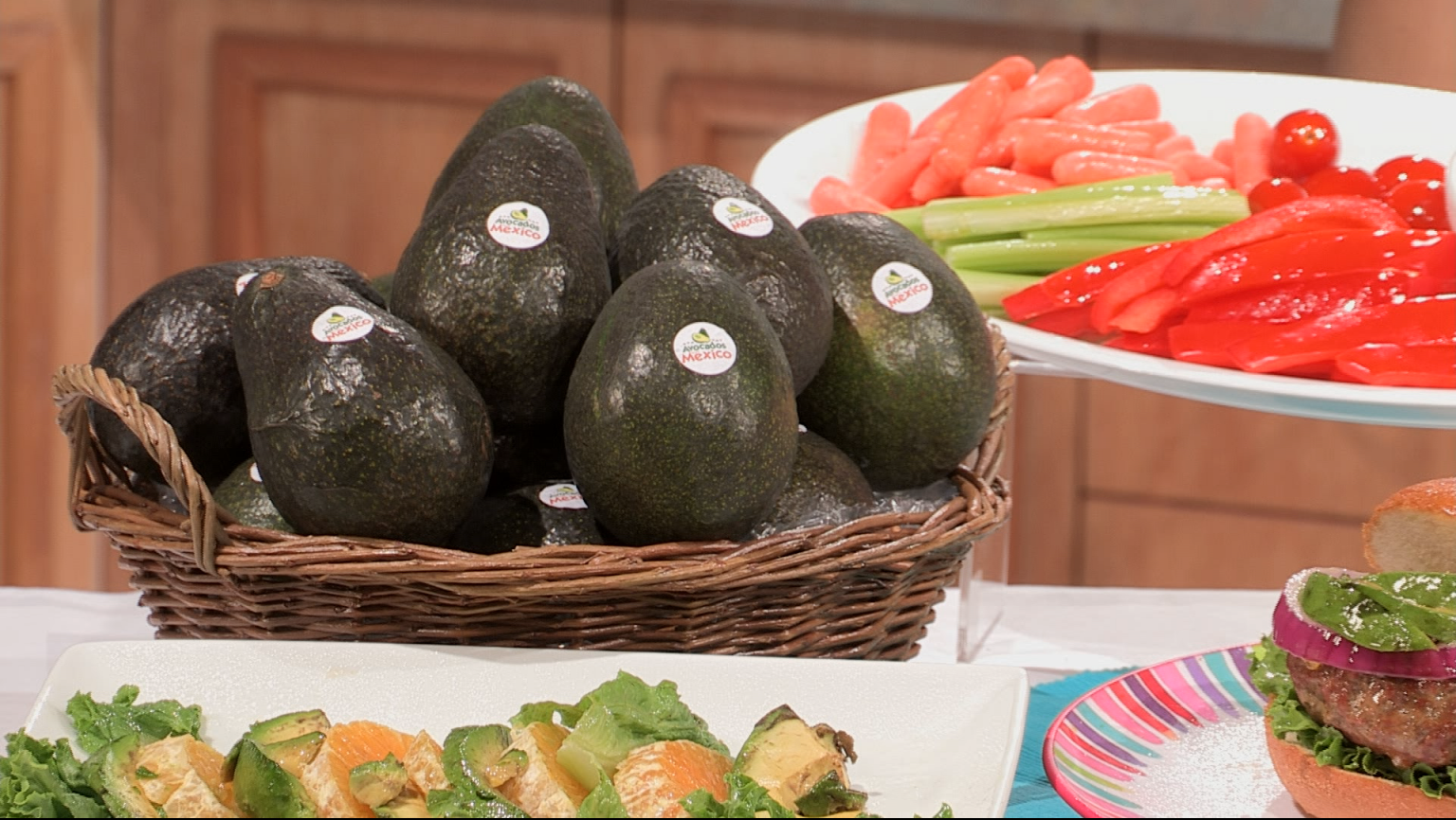 Simple and Sweet Summer Entertaining Eats | LifeMinute TV